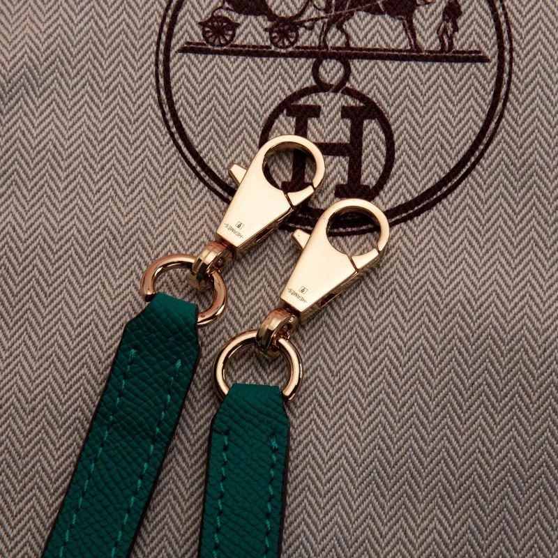 Indistinguishable Hermes Kelly Bags