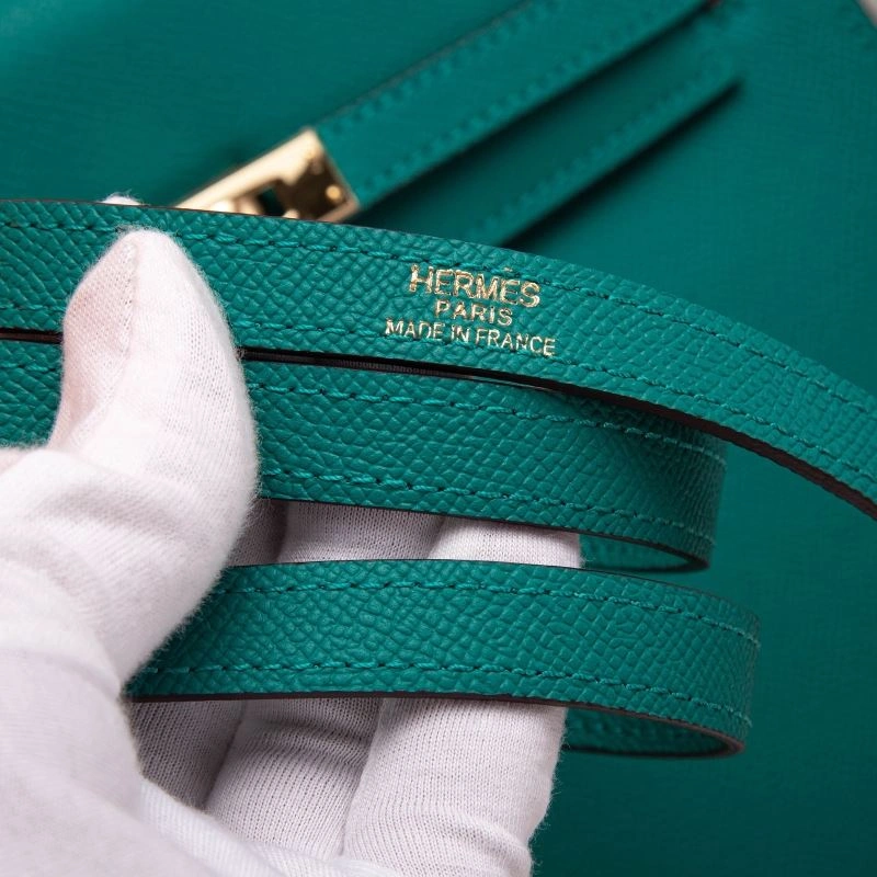 Indistinguishable Hermes Kelly Bags