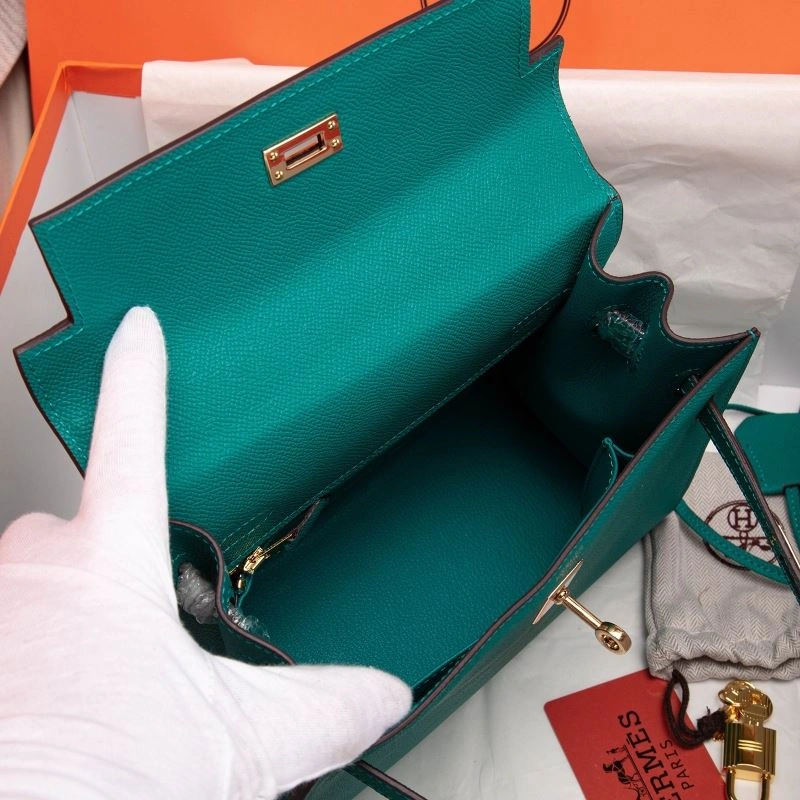 Indistinguishable Hermes Kelly Bags