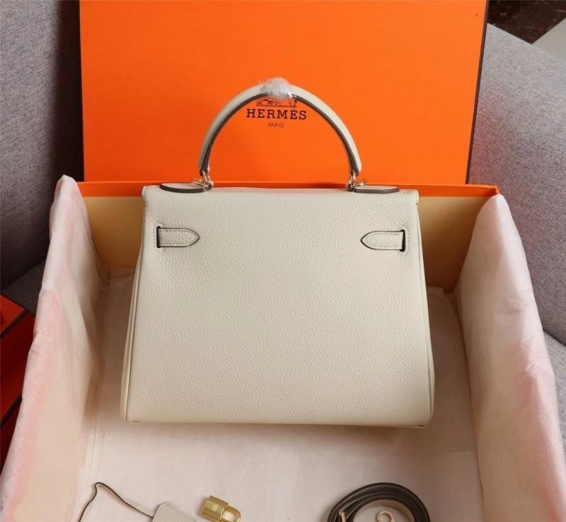 Indistinguishable Hermes Kelly Bags