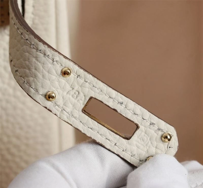 Indistinguishable Hermes Kelly Bags