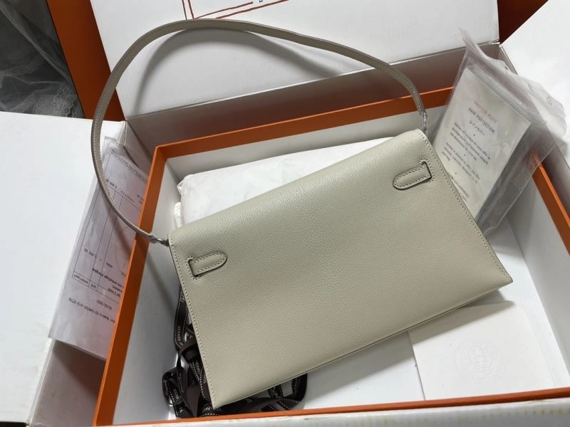Indistinguishable Hermes Kelly Bags