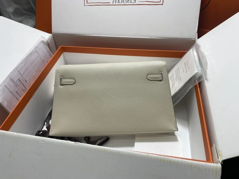 Indistinguishable Hermes Kelly Bags