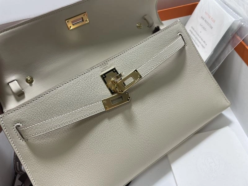 Indistinguishable Hermes Kelly Bags