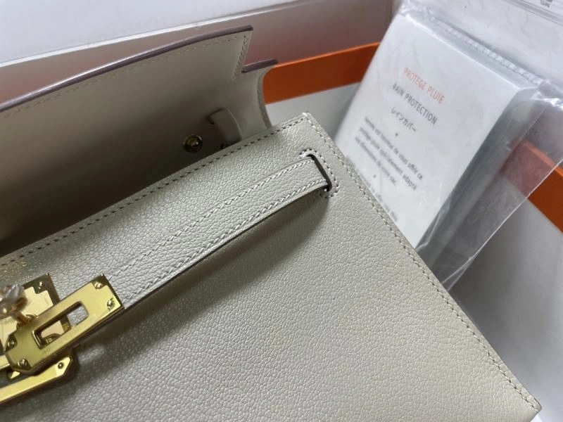 Indistinguishable Hermes Kelly Bags