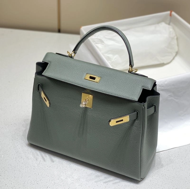 Indistinguishable Hermes Kelly Bags