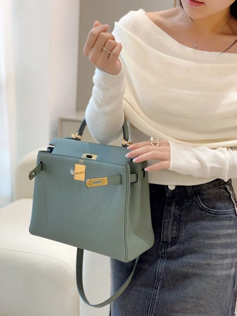 Indistinguishable Hermes Kelly Bags