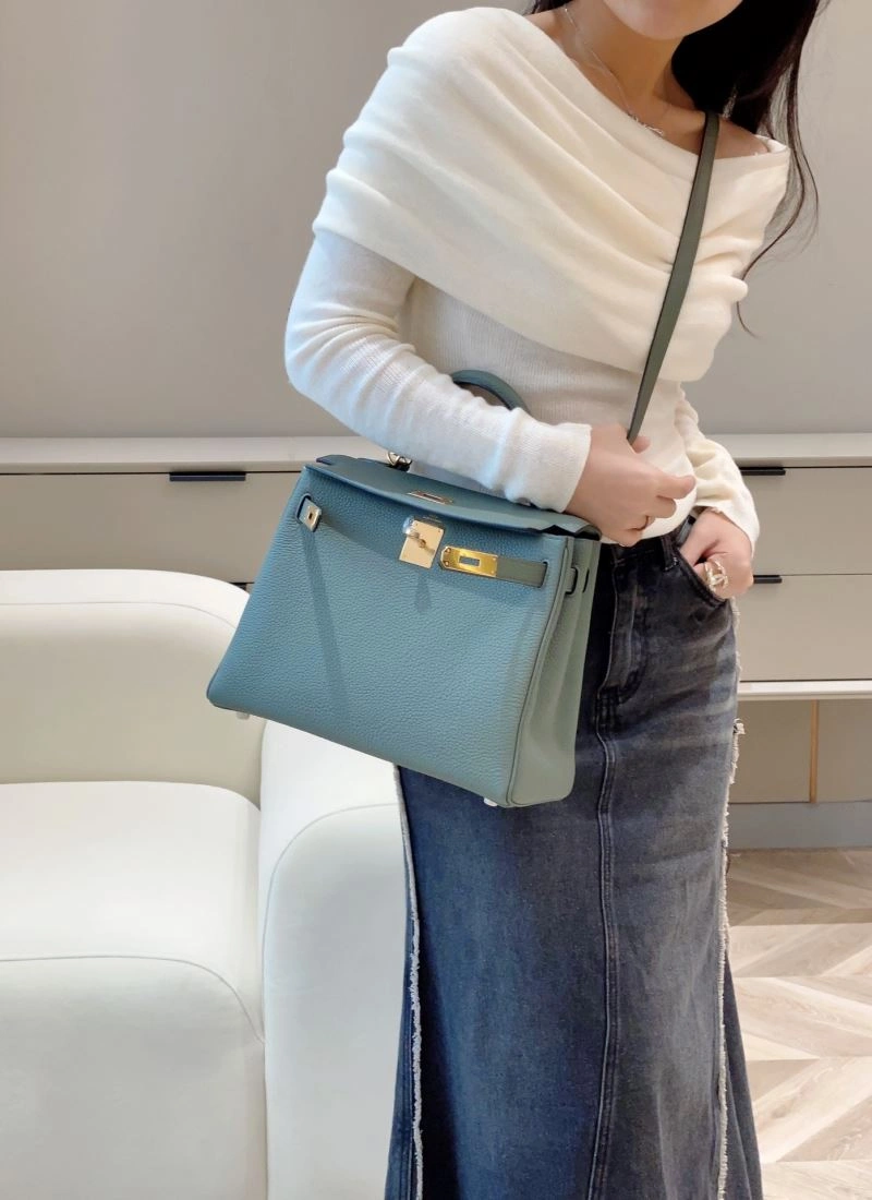 Indistinguishable Hermes Kelly Bags