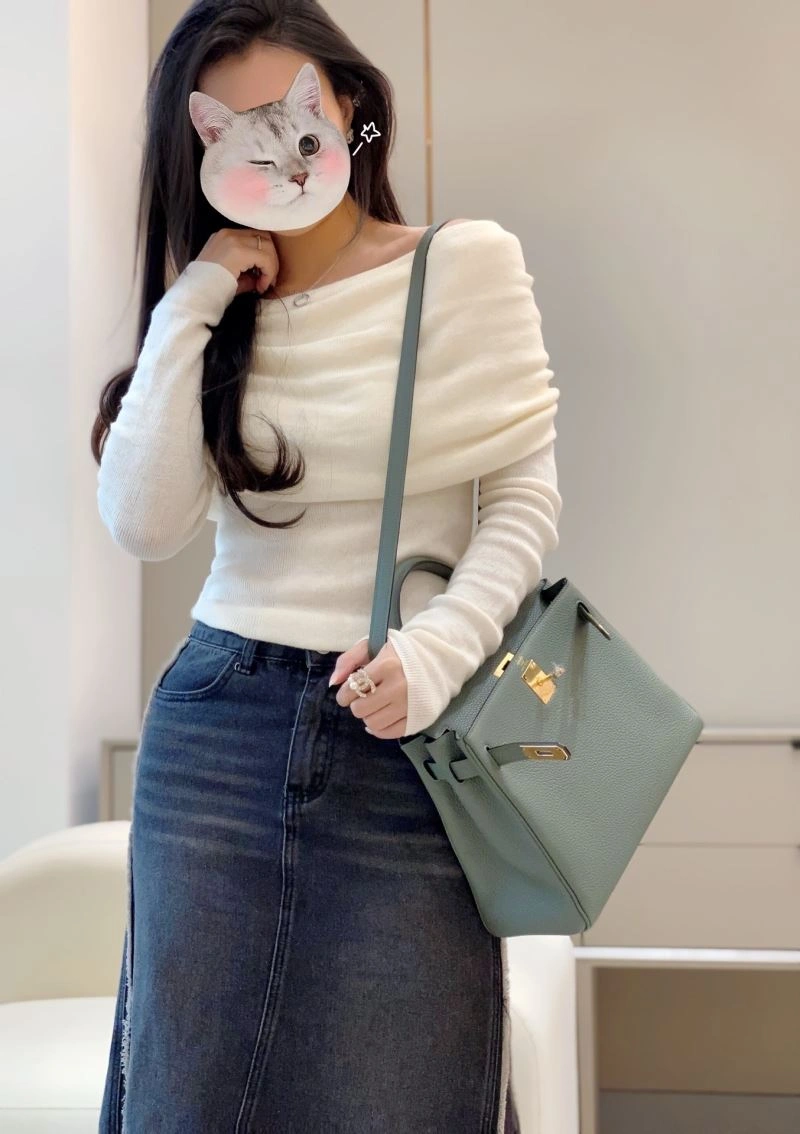 Indistinguishable Hermes Kelly Bags