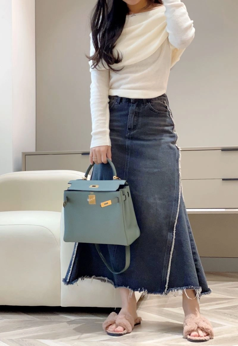 Indistinguishable Hermes Kelly Bags