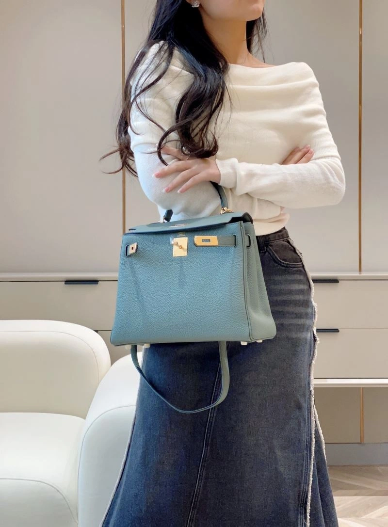 Indistinguishable Hermes Kelly Bags