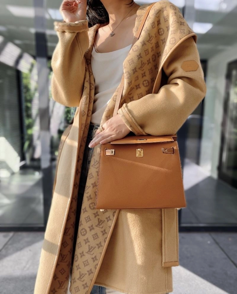 Top mirror Hermes Kelly Bags