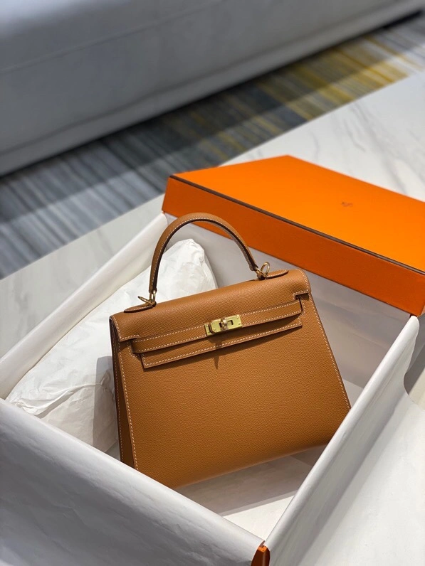 Top mirror Hermes Kelly Bags