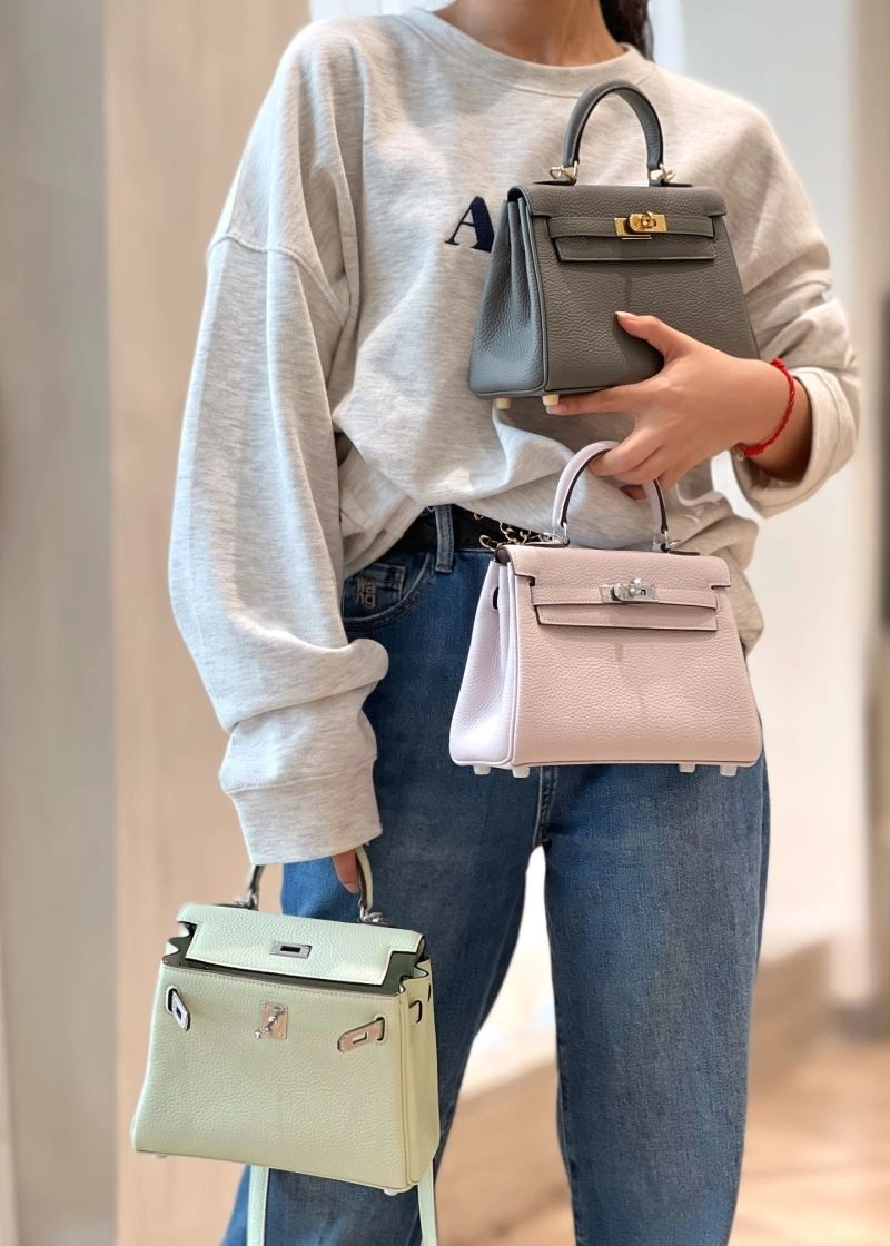 Indistinguishable Hermes Kelly Bags