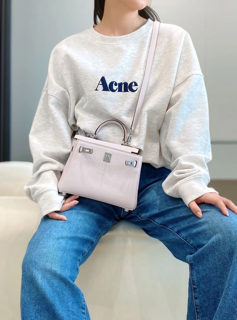 Indistinguishable Hermes Kelly Bags
