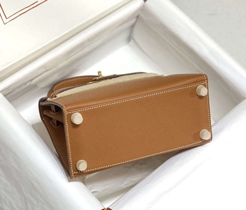 Indistinguishable Hermes Kelly Bags
