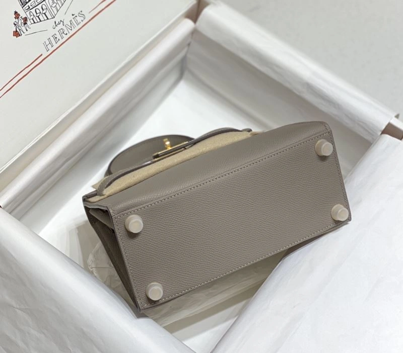 Top mirror Hermes Kelly Bags