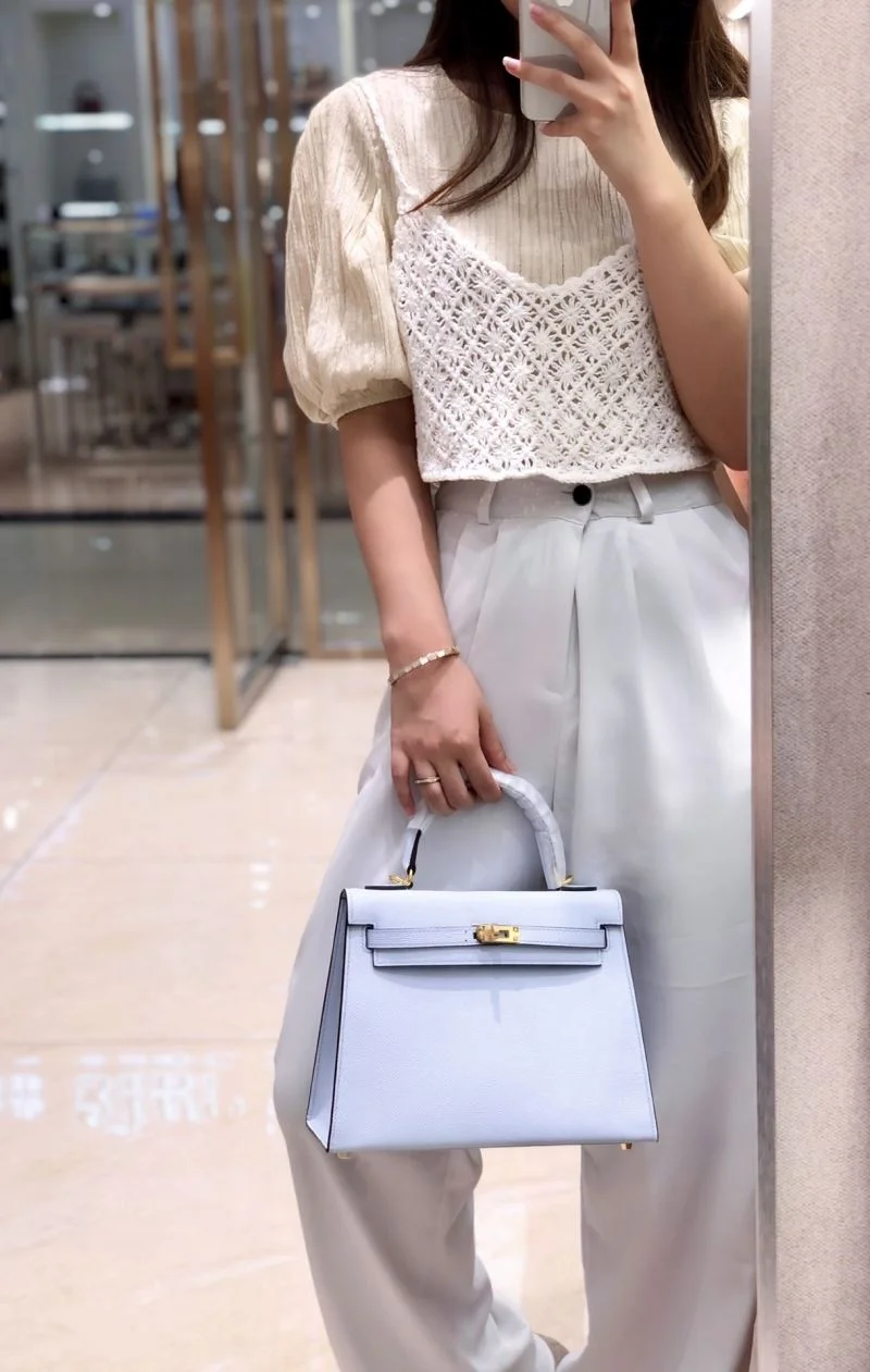 Indistinguishable Hermes Kelly Bags