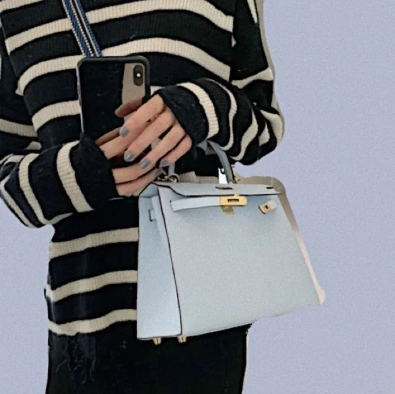 Indistinguishable Hermes Kelly Bags