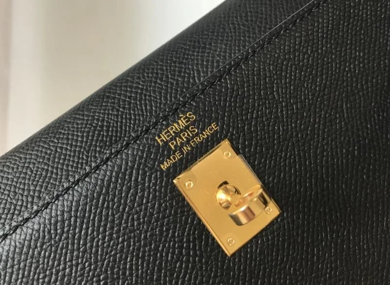 Indistinguishable Hermes Kelly Bags