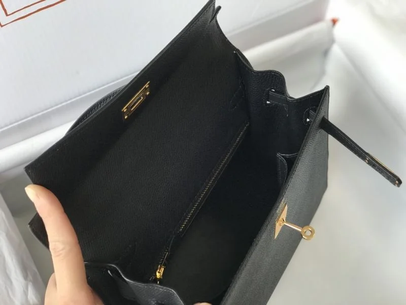 Indistinguishable Hermes Kelly Bags