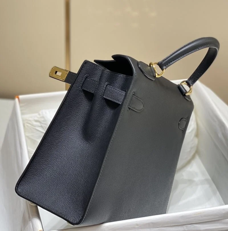 Indistinguishable Hermes Kelly Bags