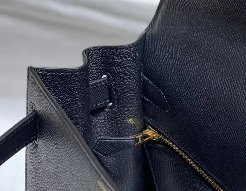 Indistinguishable Hermes Kelly Bags