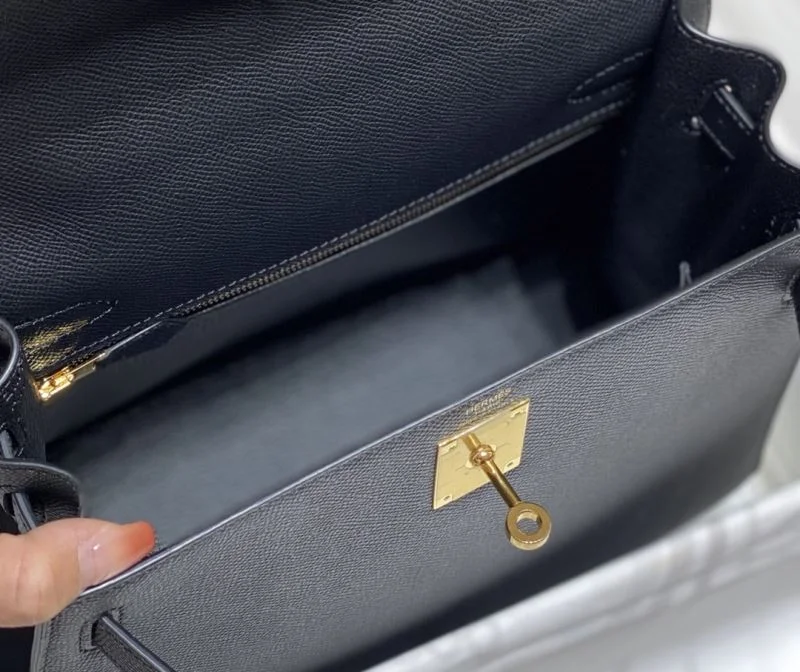 Indistinguishable Hermes Kelly Bags