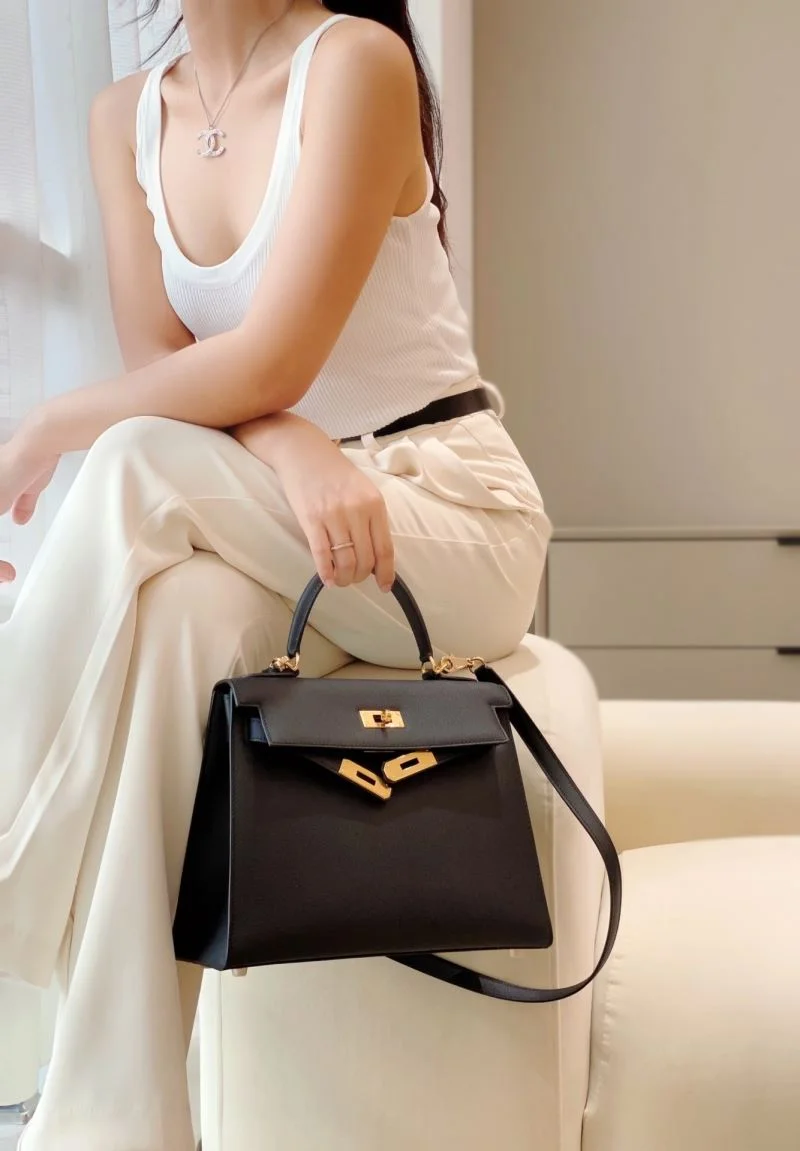 Indistinguishable Hermes Kelly Bags