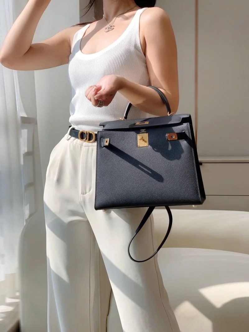 Indistinguishable Hermes Kelly Bags