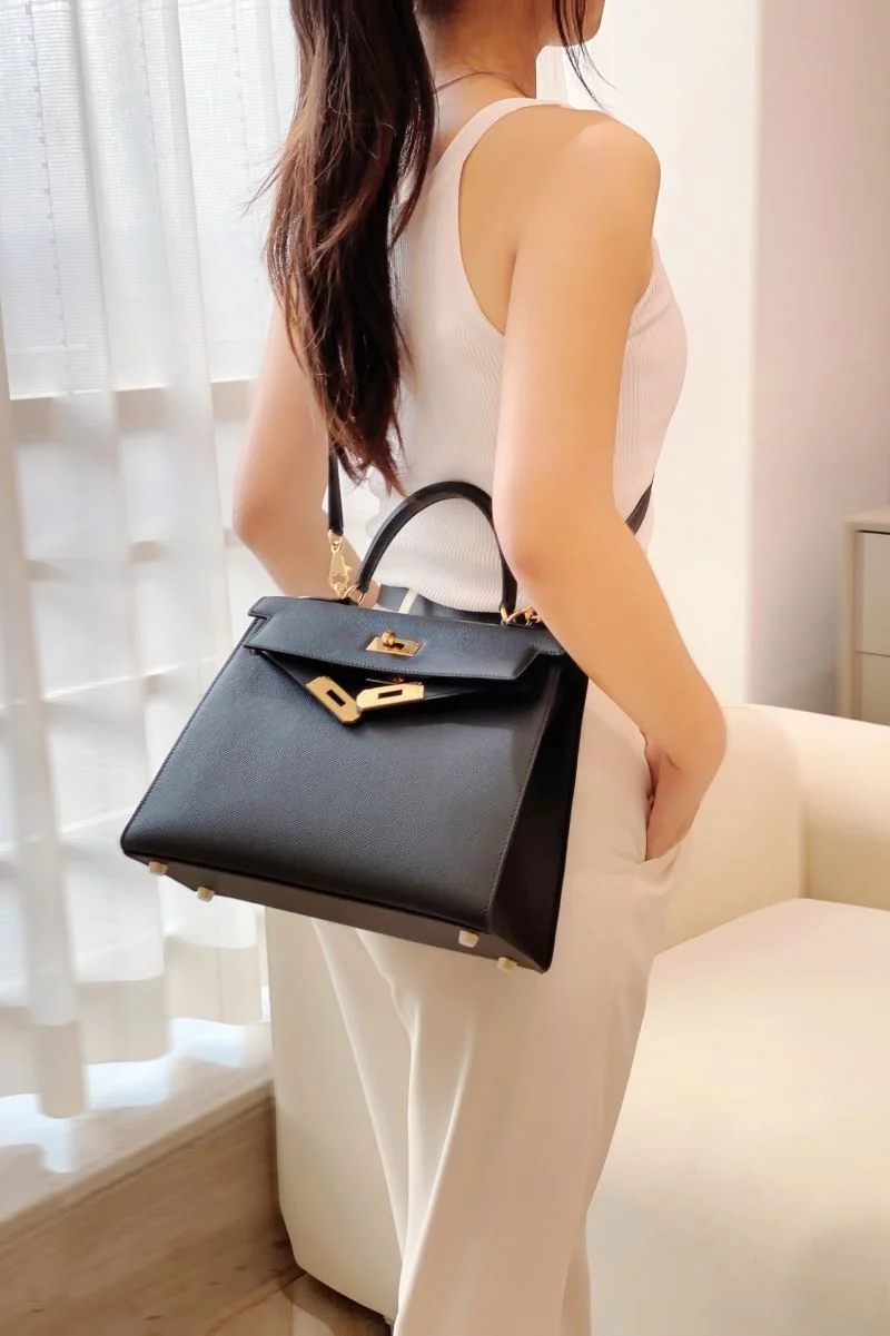 Indistinguishable Hermes Kelly Bags