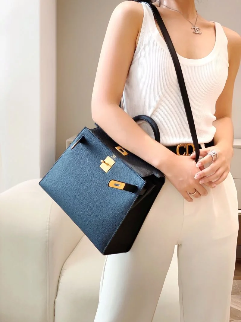 Indistinguishable Hermes Kelly Bags