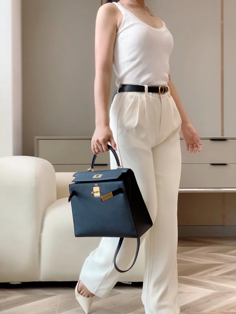 Indistinguishable Hermes Kelly Bags