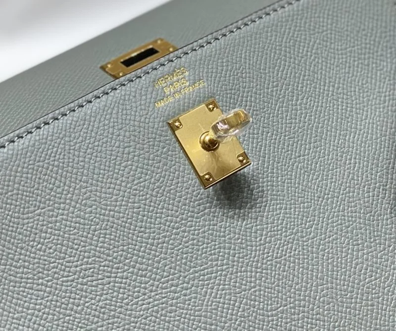 Indistinguishable Hermes Kelly Bags