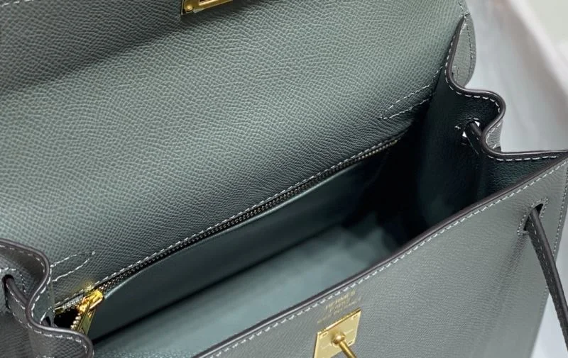 Indistinguishable Hermes Kelly Bags