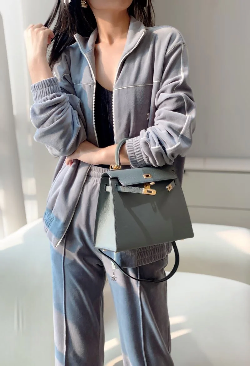 Indistinguishable Hermes Kelly Bags