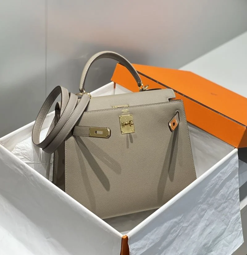Indistinguishable Hermes Kelly Bags