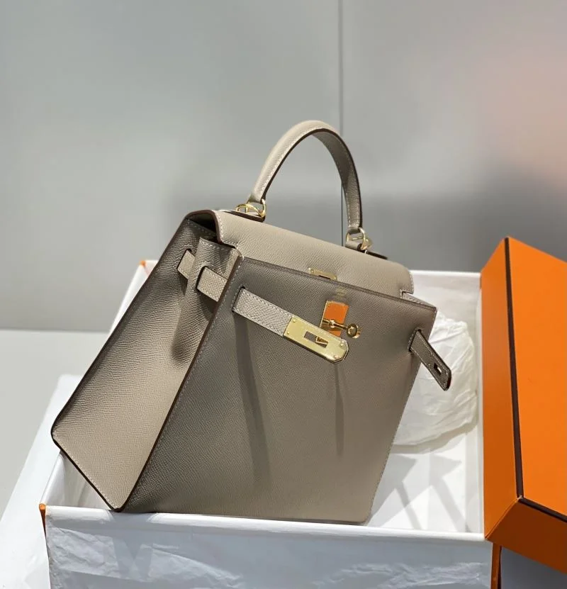 Indistinguishable Hermes Kelly Bags