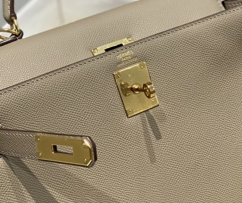 Indistinguishable Hermes Kelly Bags