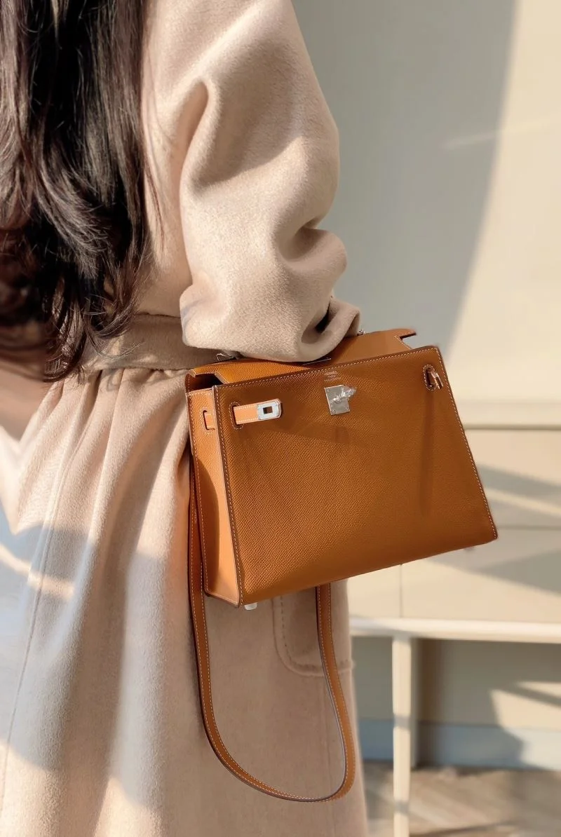 Indistinguishable Hermes Kelly Bags