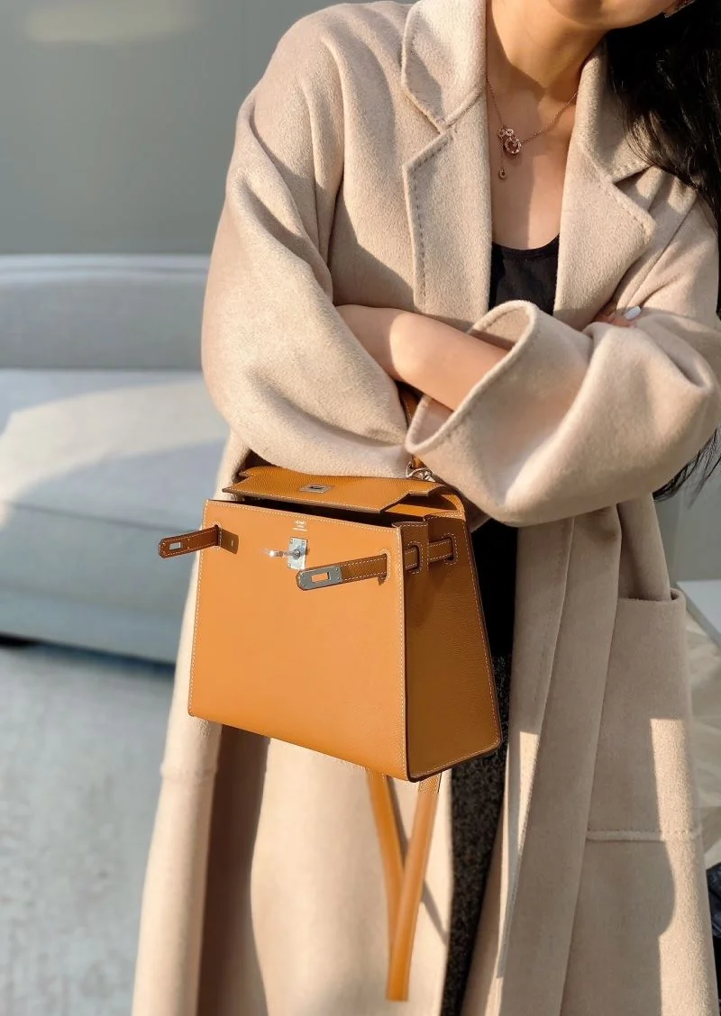 Indistinguishable Hermes Kelly Bags
