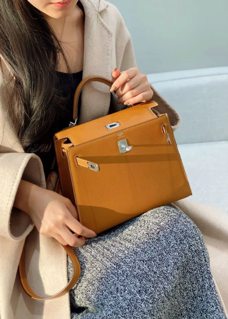 Indistinguishable Hermes Kelly Bags