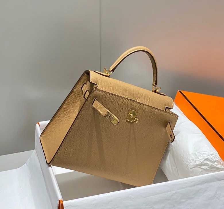 Top mirror Hermes Kelly Bags