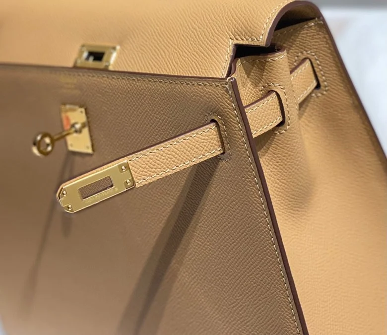 Top mirror Hermes Kelly Bags