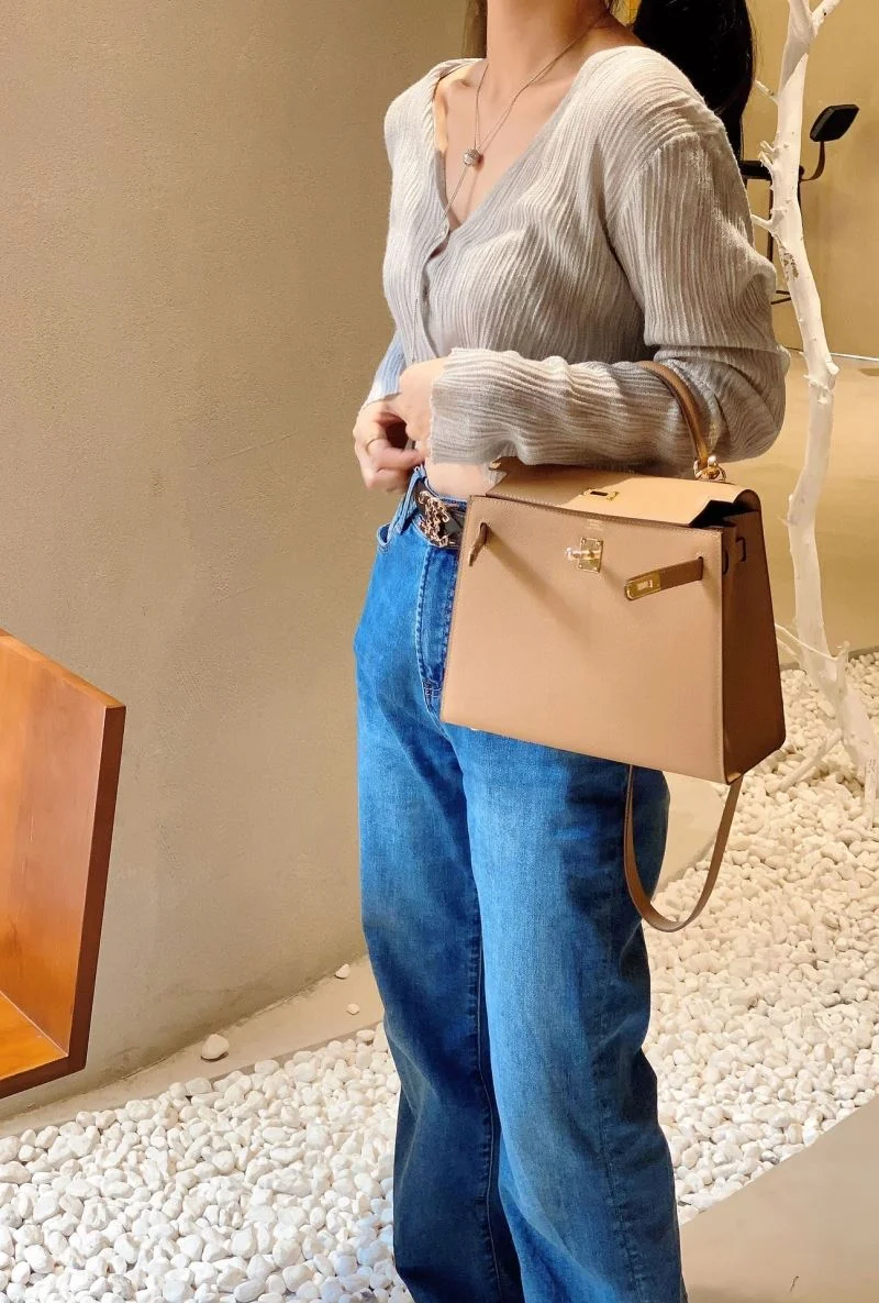 Top mirror Hermes Kelly Bags