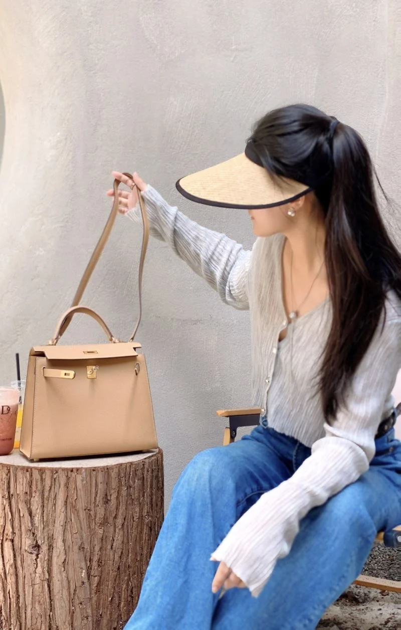 Top mirror Hermes Kelly Bags