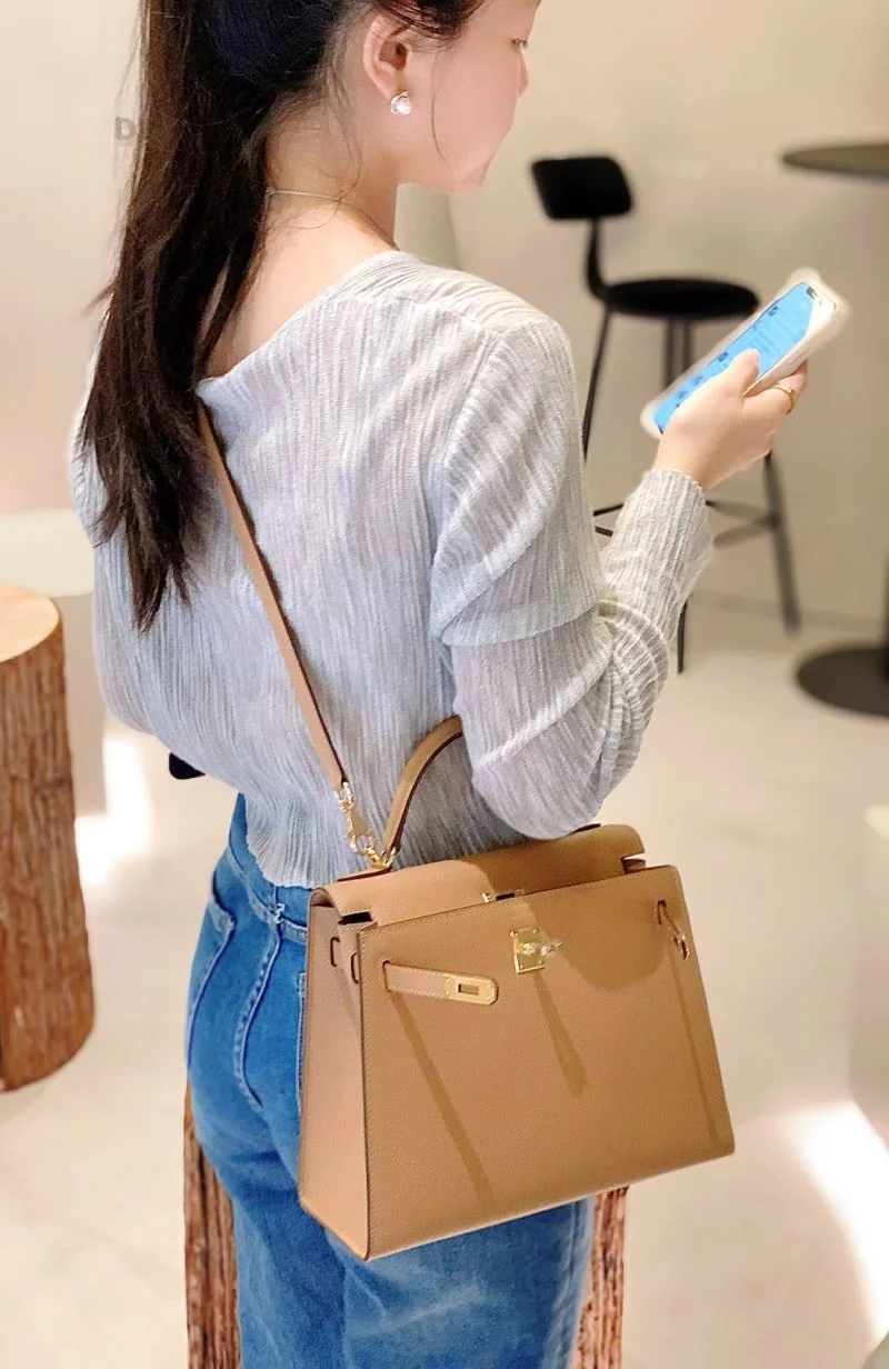 Top mirror Hermes Kelly Bags