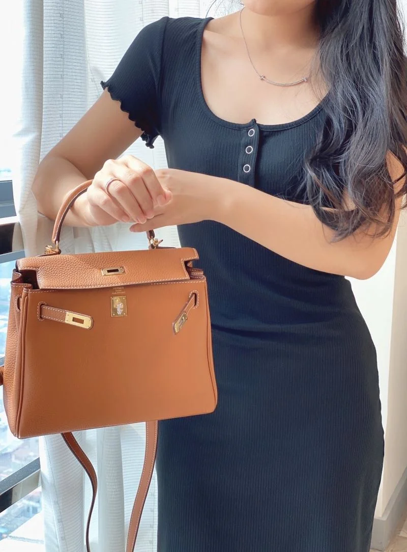 Indistinguishable Hermes Kelly Bags
