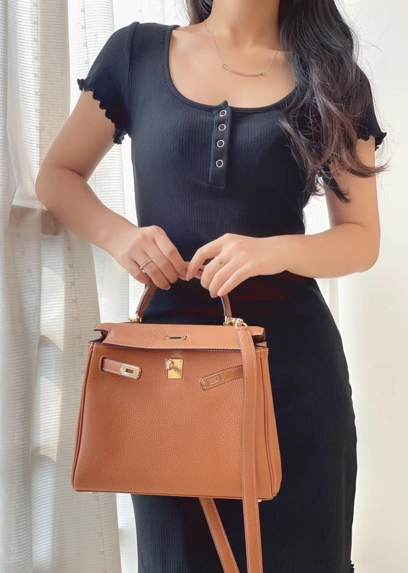 Indistinguishable Hermes Kelly Bags