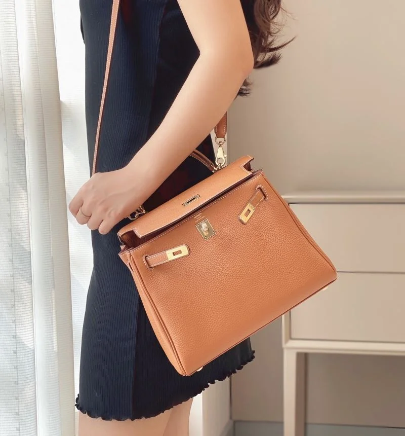 Indistinguishable Hermes Kelly Bags
